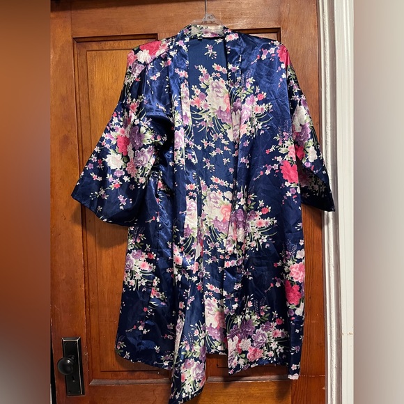 Intimates & Sleepwear | Night Blue Floral Satin Sleep Robe M | Poshmark